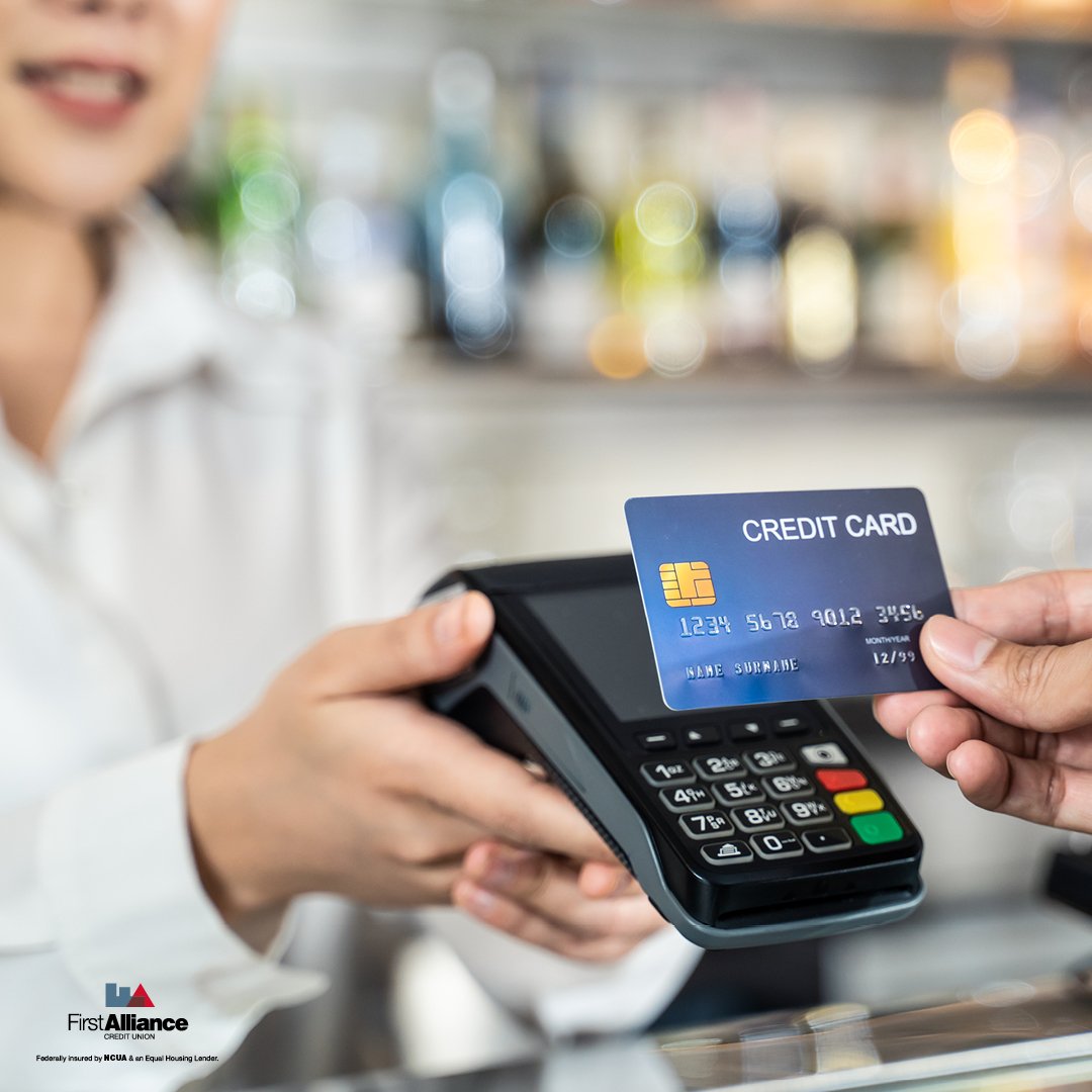 Credit Card vs Debit Card: Which One Should You Use?